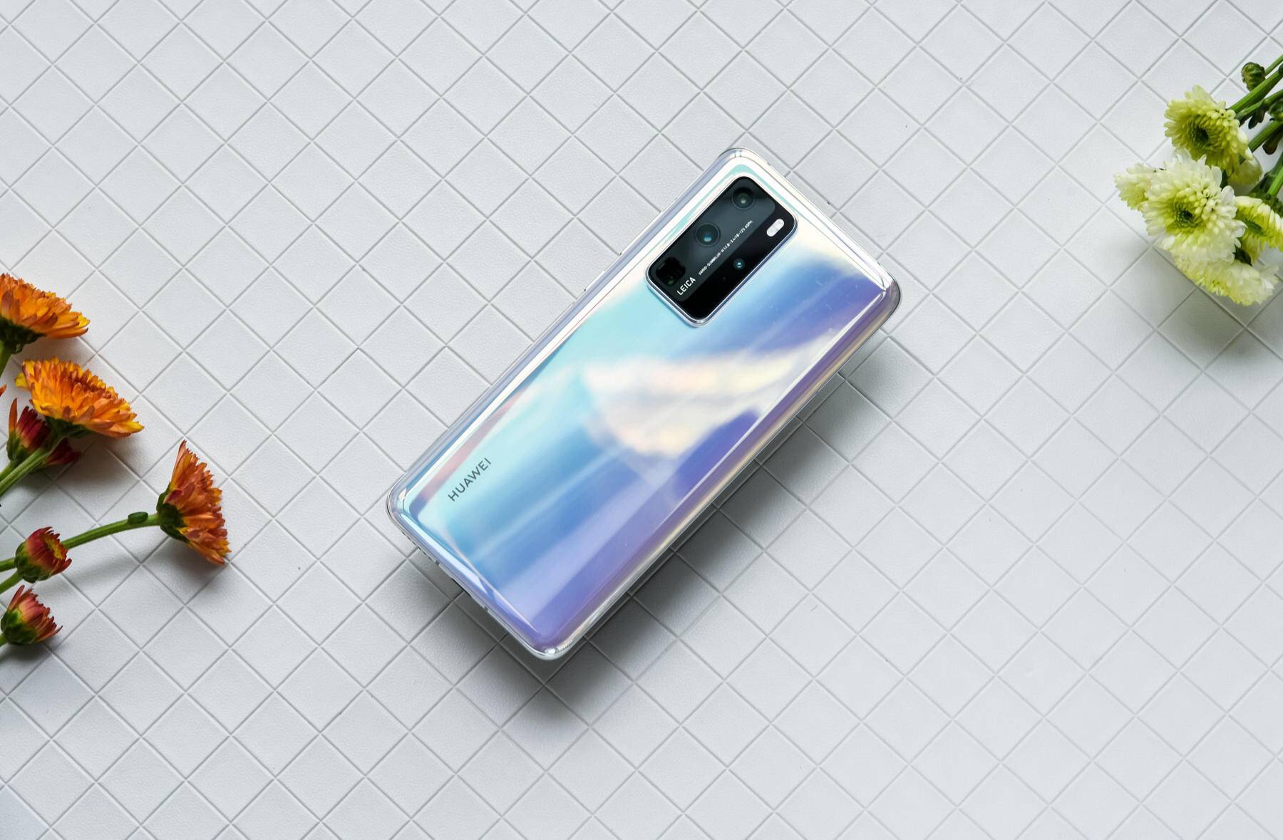 均为国产顶级旗舰，华为P40 Pro和一加8 Pro，谁更值得购买？_百科TA说