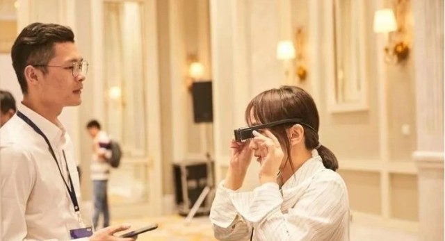 100000：1啥概念？京东方Micro-OLED微显来了_百科TA说