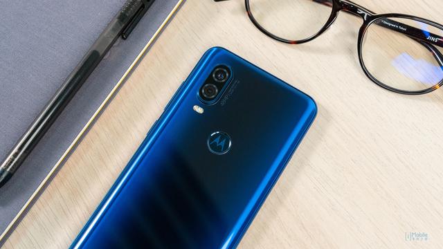 21：9超视野宽屏 完美观影体验 Moto P50图赏_百科TA说