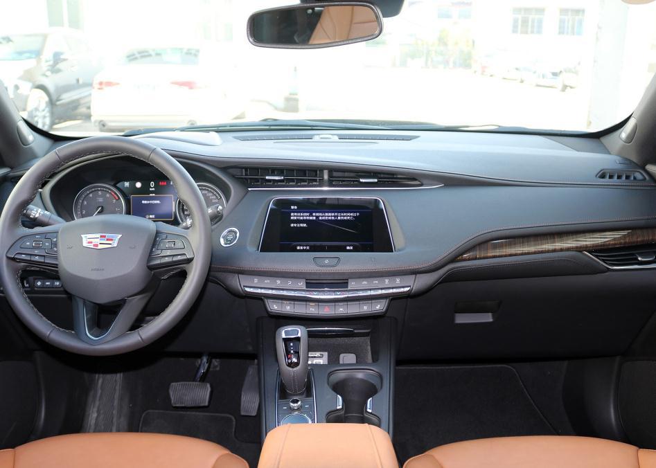 开完DS7，再花29万提凯迪拉克XT4，车主：平分秋色_百科TA说