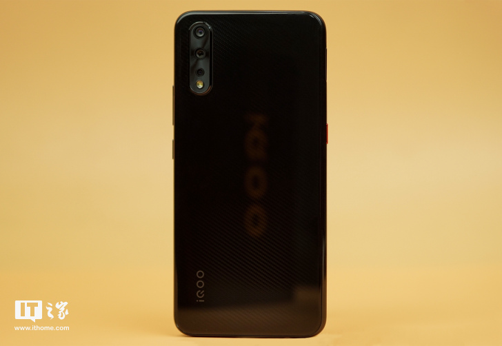 「IT之家开箱」iQOO Neo开箱图赏：质感碳纤黑_百科TA说