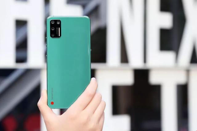 最便宜骁龙855 Plus是它？坚果Pro3价格跳水，这配置很厚道_百科TA说