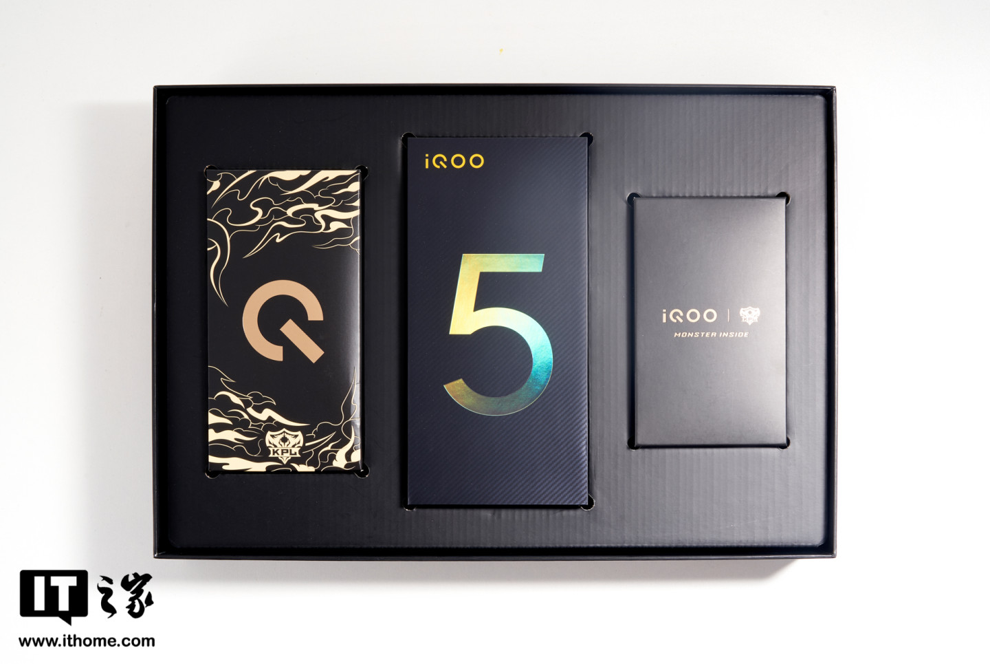 「IT之家开箱」iQOO 5 手机 KPL 2020 联名礼盒图赏_百科TA说