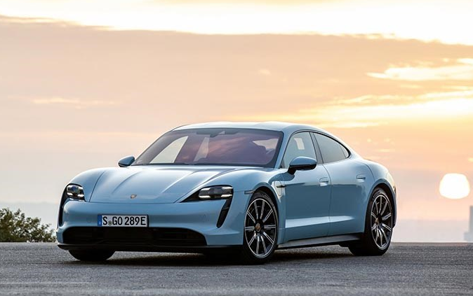 北汽新能源ARCFOX α-T预售28万起；丰田C-HR EV售22.58万起；红旗E115路试谍照曝光_百科TA说