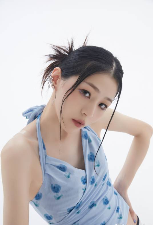 Dora（中国内地流行乐女歌手、影视演员）_百度百科