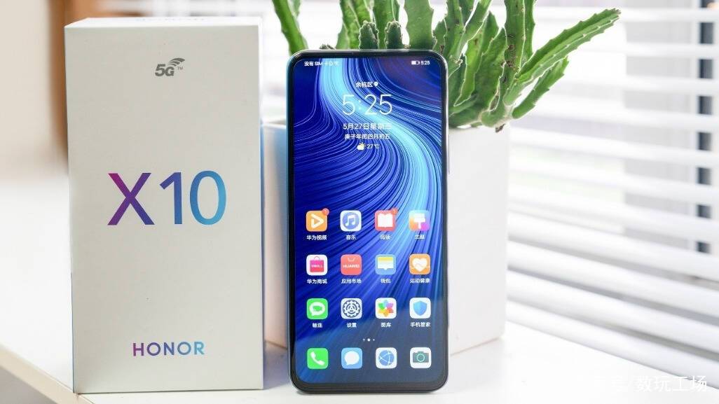 小姐姐的荣耀X10手机上手评测，4000万RYYB拍照效果惊艳！_百科TA说