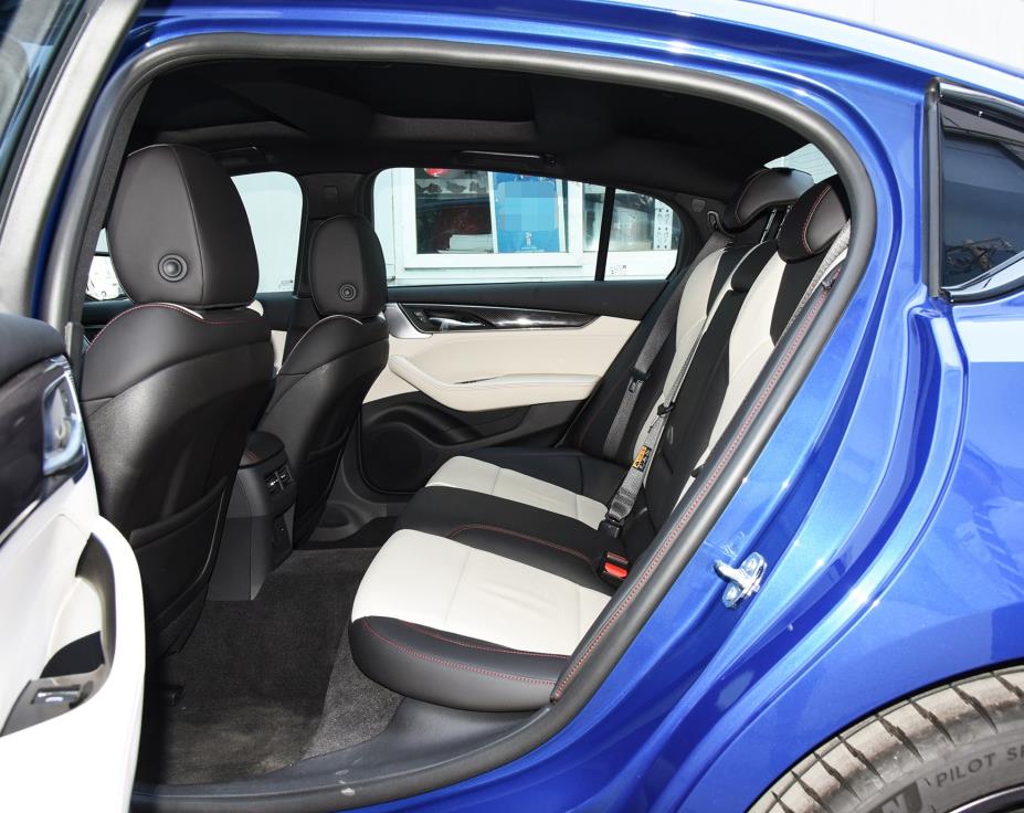 存款31万，红旗H7和凯迪拉克CT5谁档次高？看完你就清晰了_百科TA说