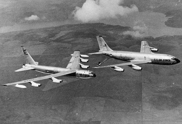 XB-70轰炸机：为诸神黄昏而准备的超音速女武神_百科TA说