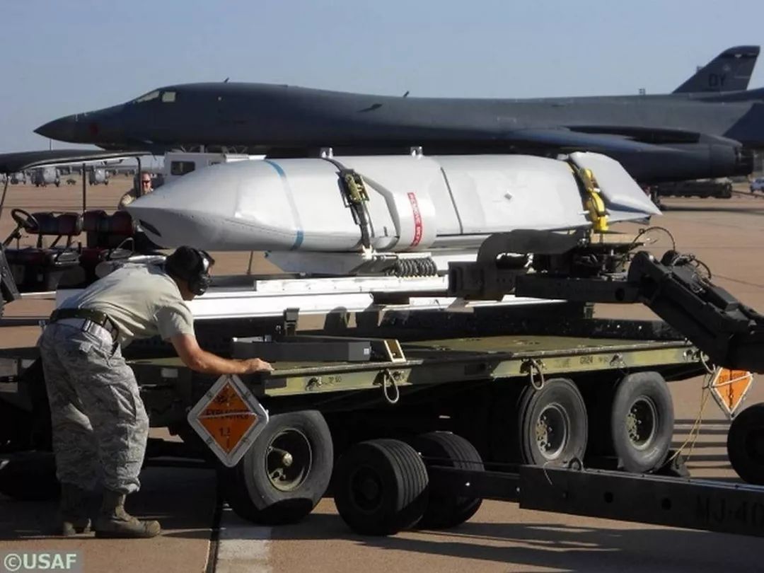 美军升级LRASM远程反舰导弹，将对中国海军造成何种威胁？_百科TA说