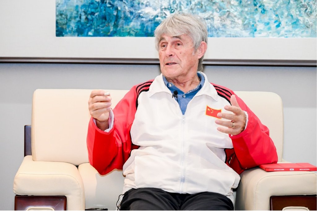 米卢：期待中国企业和中国队早日同现世界杯_百科TA说