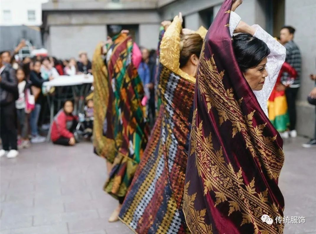 华贵的几何设计纺织品 Inaul | 菲律宾南部的传统服饰_百科TA说