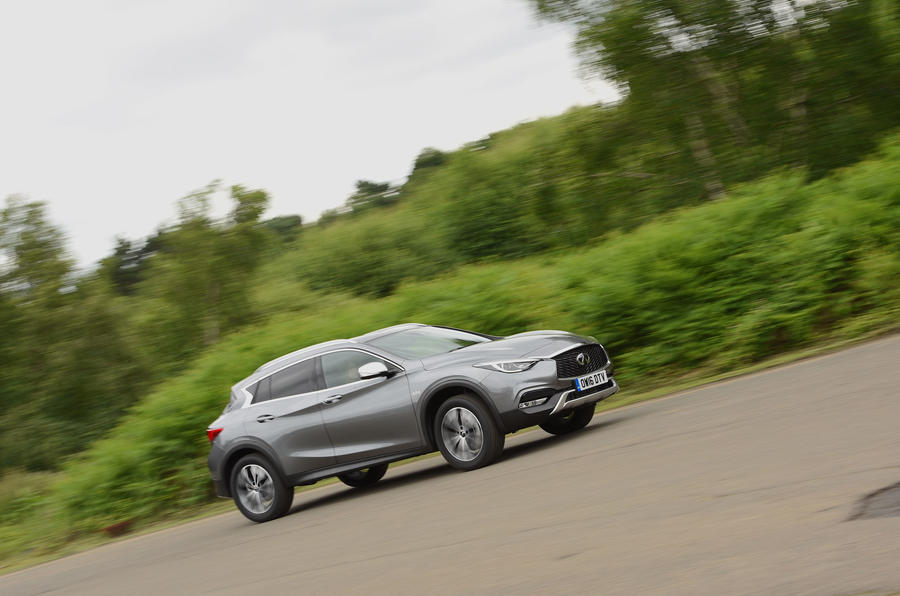 英菲尼迪QX30，最明显的感受就是它有着超越同等级车的豪华感_百科TA说