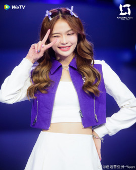 Yean（泰国女歌手、舞者，女子演唱组合精灵少女Gen1es成员）_百度百科