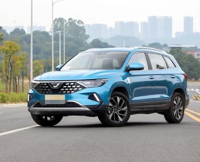 捷达VS7即将上市，顶配13.68万，轴距超2.7米，想不火都难_百科TA说