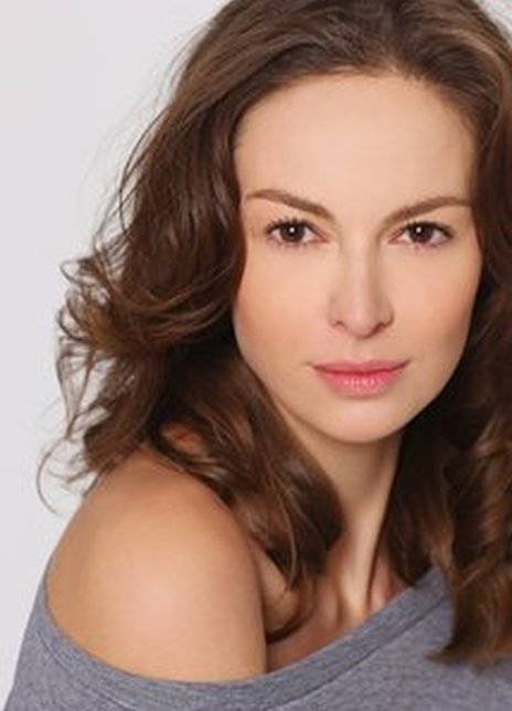 Christine Tizzard_百度百科