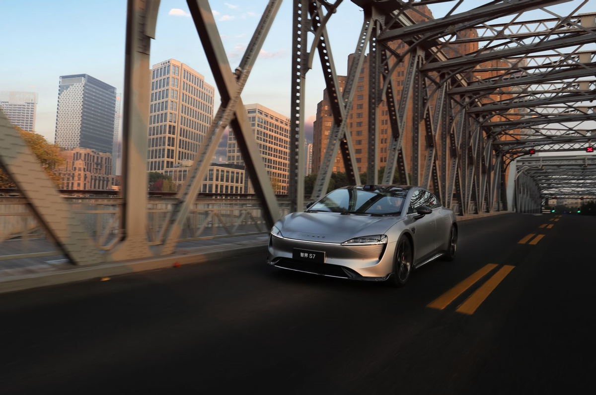 智界S7推送最新版本OTA升级，城区NCA全国都能开_百科TA说