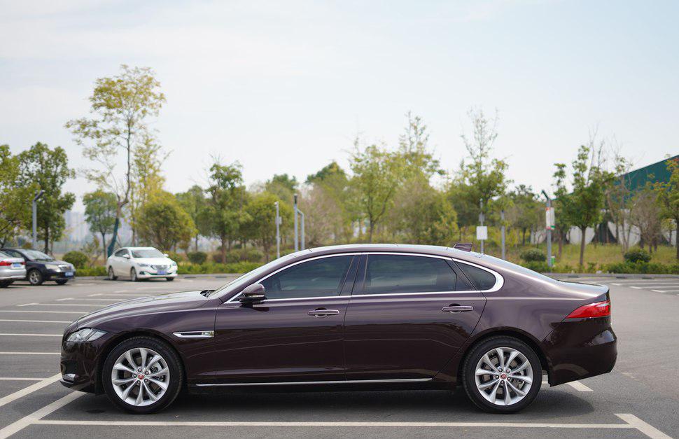 开完捷豹XFL，又开凯迪拉克CT6，两车对比，车主：两车都挺好_百科TA说