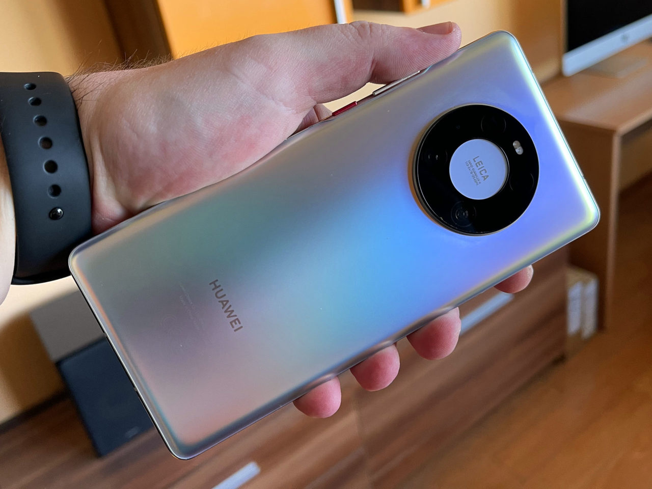 麒麟9000+鸿蒙OS系统，预约超过8万，一天后限量开卖或将快速售空_百科TA说