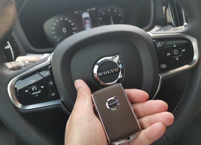 开了沃尔沃S60，再花24万提凯迪拉克ATSL，车主：想说二个字_百科TA说