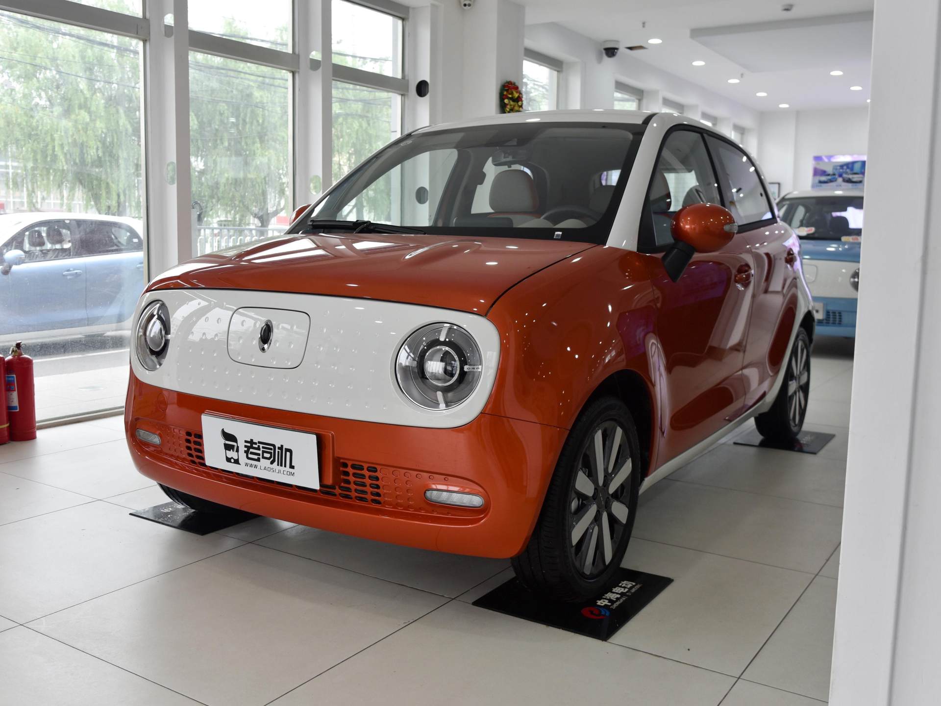 实拍欧拉黑猫，轴距2475毫米，续航351km，最低7万起售_百科TA说