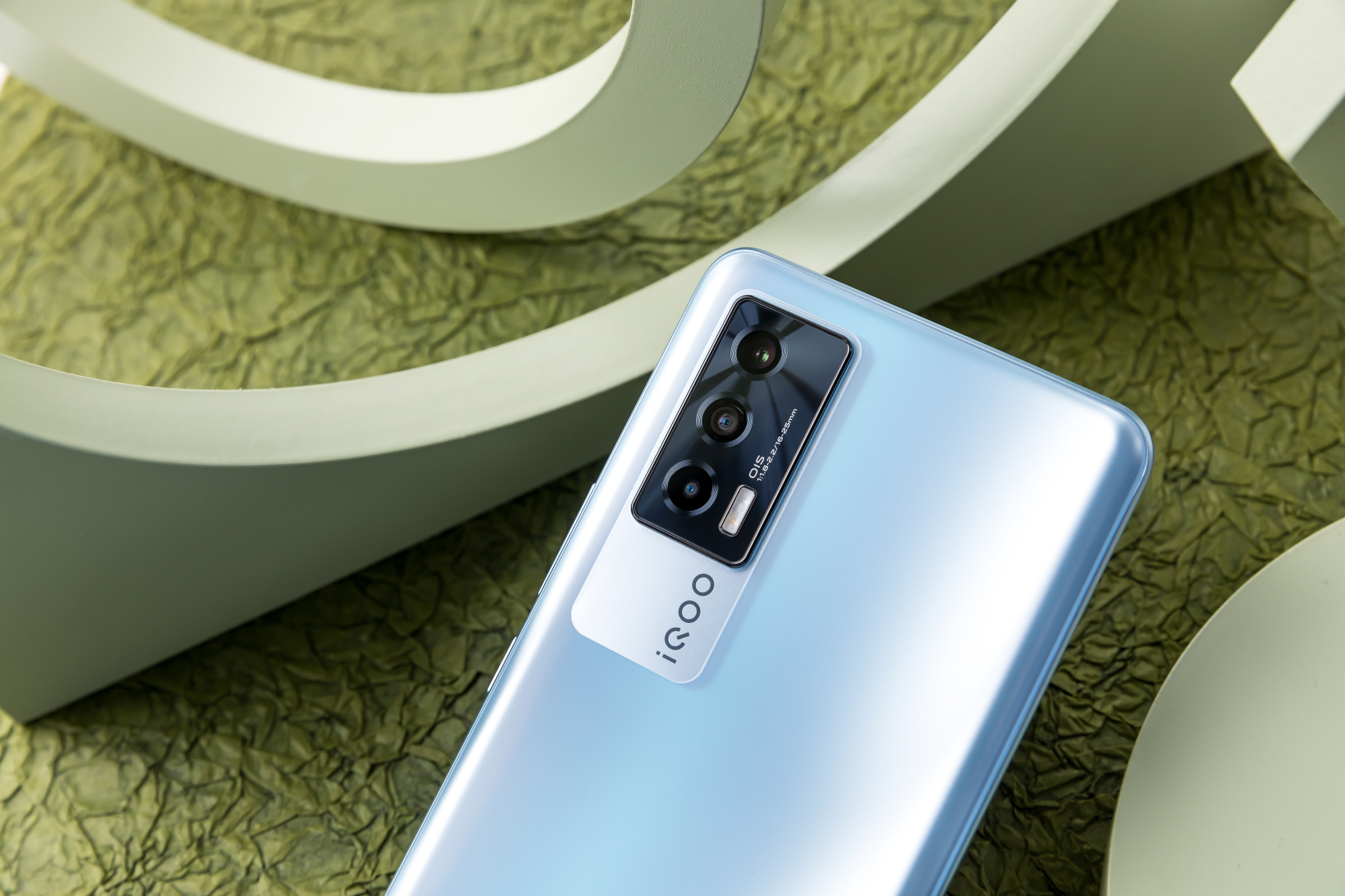 iQOO Neo5明开售：我们先来认识一下这款“独显”双芯加持的新机_百科TA说