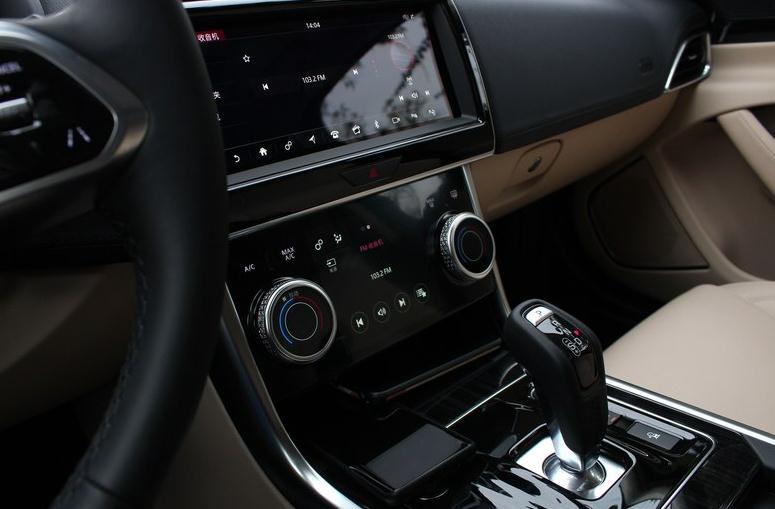 开了讴歌TLXL，再提捷豹XEL，对比档次，车主：两车旗鼓相当_百科TA说