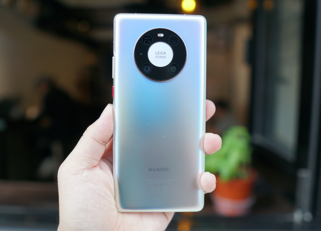 华为Mate 40 Pro拥有鸿蒙系统的加持下变得更流畅，性能更澎湃！_百科TA说