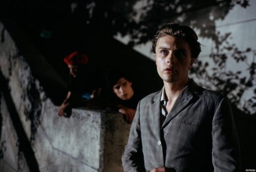 戏梦巴黎（英、法、意三国合拍2003年贝纳尔多·贝托鲁奇执导的剧情片）_百度百科