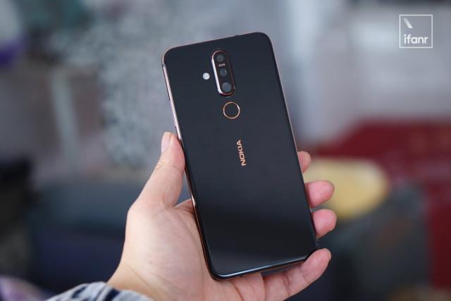 Nokia X71 体验：2199 元的挖孔屏手机体验如何？_百科TA说