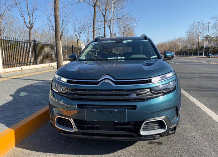 22万的车怎么选？DS6、雪铁龙天逸C5谁更值得？读完你就领悟了_百科TA说