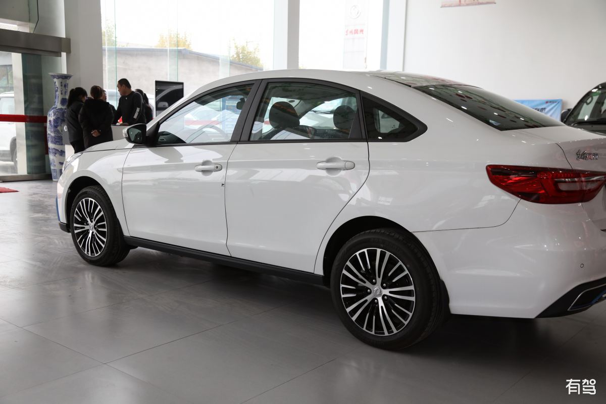 补贴后售13.99万起 新款风行S50EV上市_百科TA说