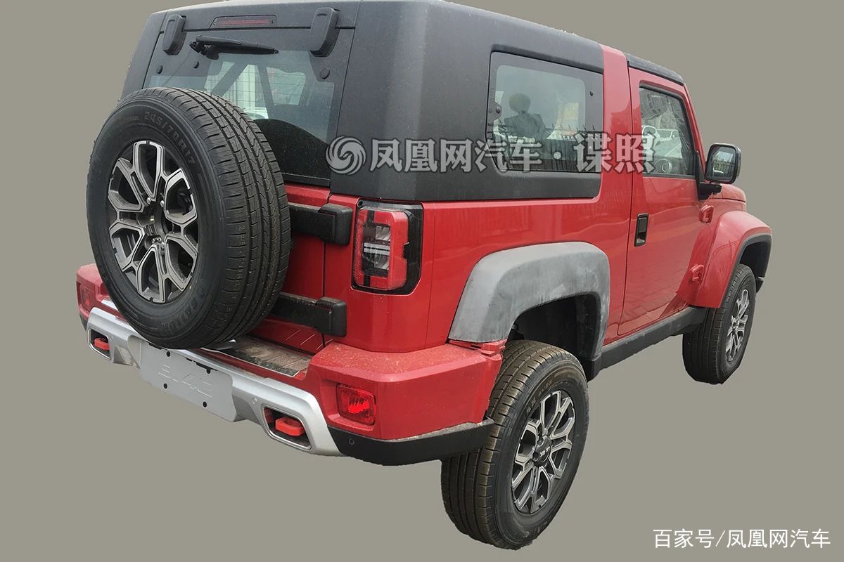 改款北京BJ40三门版最新谍照 或搭载2.0T+8AT组合_百科TA说