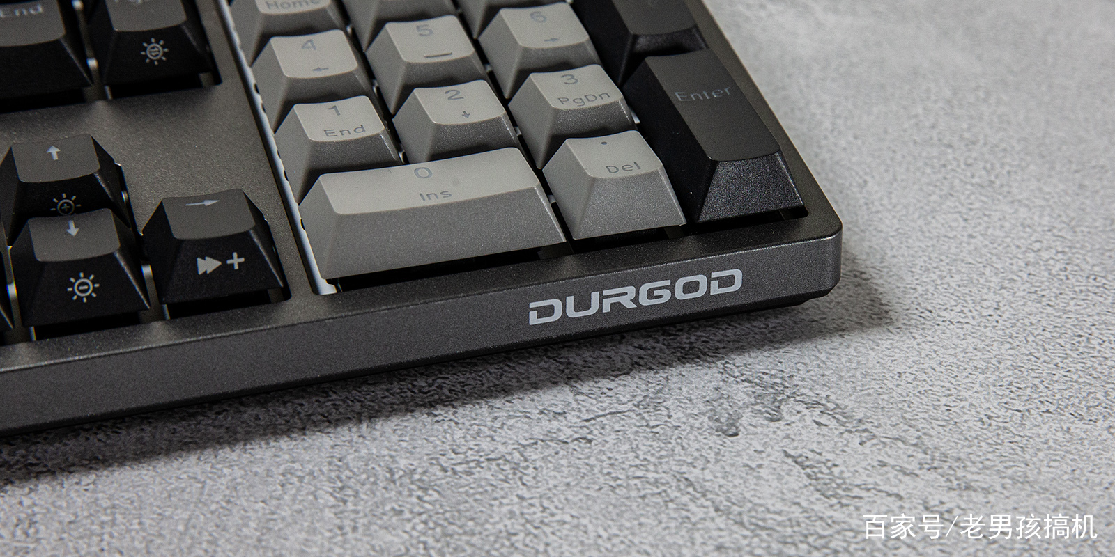 Ins风深空灰白光限定版-杜伽K310机械键盘上手_百科TA说