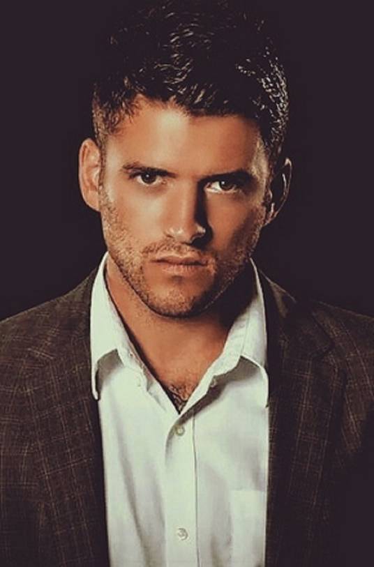 Luke Tumber_百度百科