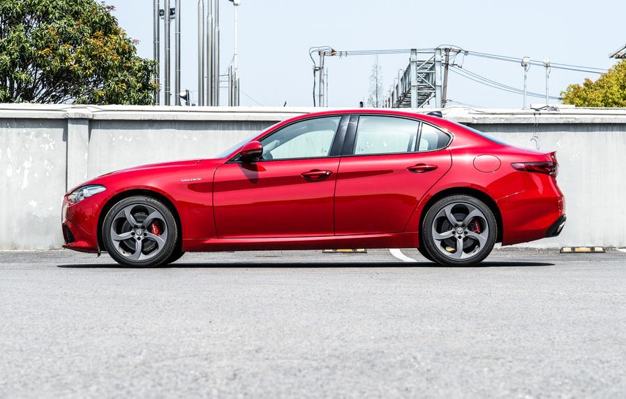 Giulia 8400公里用车感受，车主说出了用车感受，你真的认可吗？_百科TA说