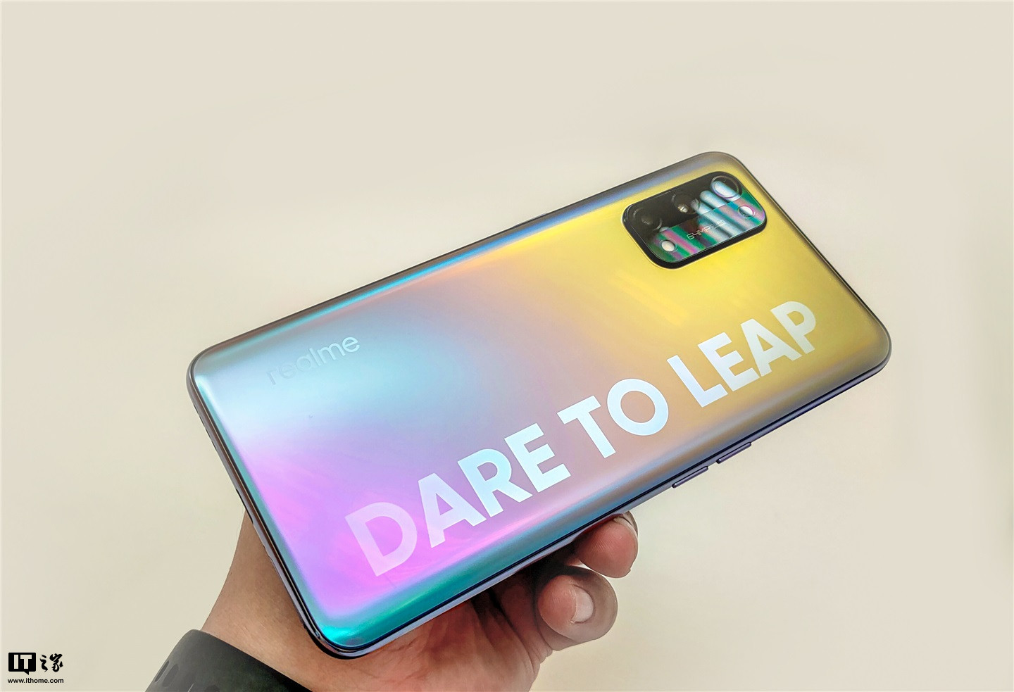 9月1日正式发布 realme真我X7 Pro开启预约_百科TA说