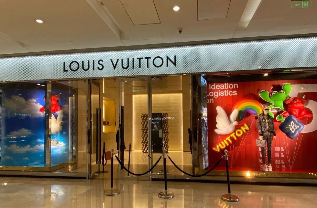 LV又提价，老板净资产一度缩水300亿美元！涨价补亏成巨头们最终选择_百科TA说