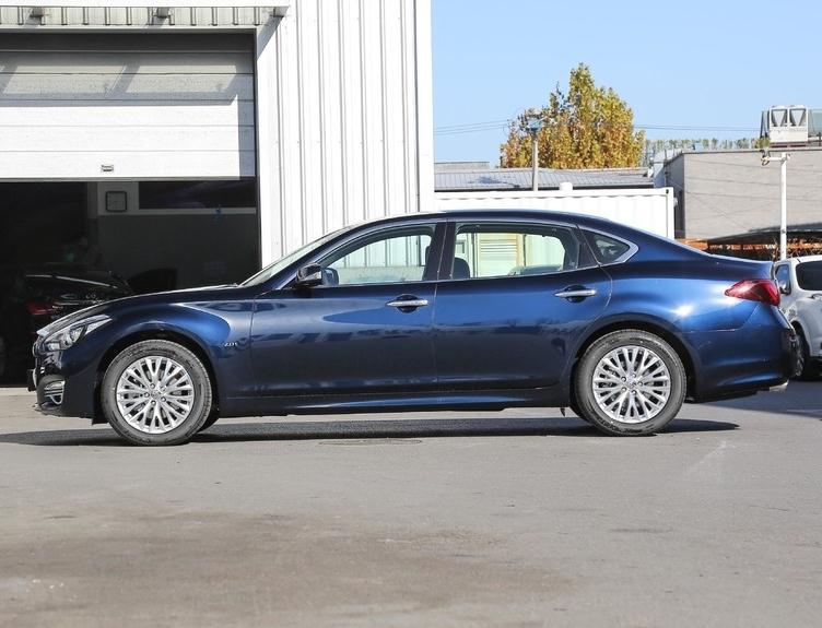 英菲尼迪Q70用车体验，驾驶2520公里，听听车主的心里话_百科TA说