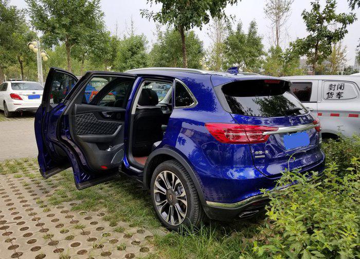 落地22万提了辆红旗HS5，用车240天后，车主说了实在话_百科TA说