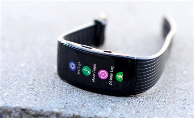 三星Gear Fit2 Pro最吸引人的设计，大部分人入手都是因为它_百科TA说