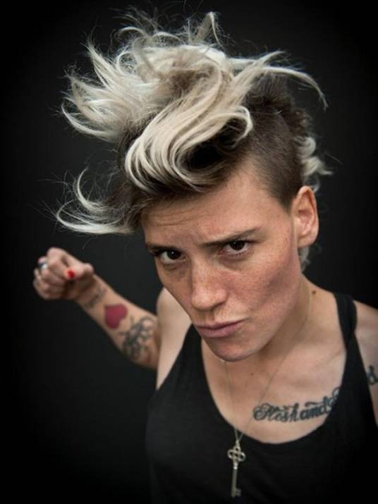 露西·比巴尔_百度百科