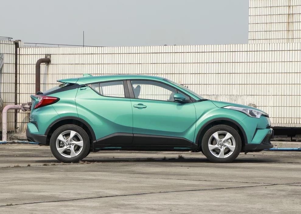 采访丰田CHR使用者，它有哪些必胜秘诀？来看看车主的心声_百科TA说