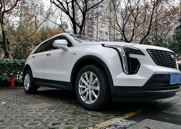 凯迪拉克XT4提车日记，空间大舒适度强，这价位我买对了吗？_百科TA说