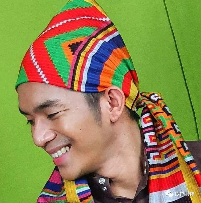 头顶上的文化交汇——菲律宾南部的男性巾帽与腰带_百科TA说