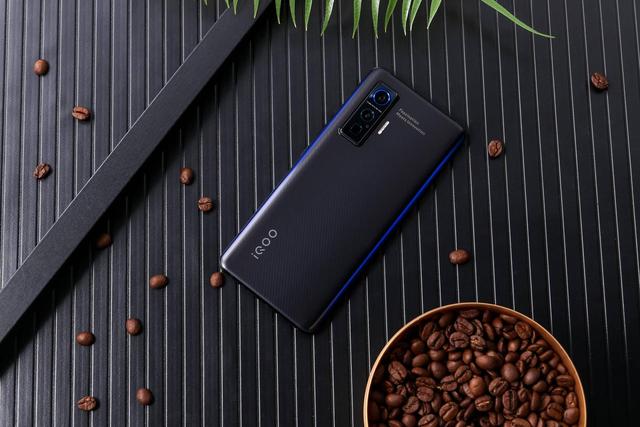 为何说iQOO 5 Pro更具优势？全面性是关键_百科TA说