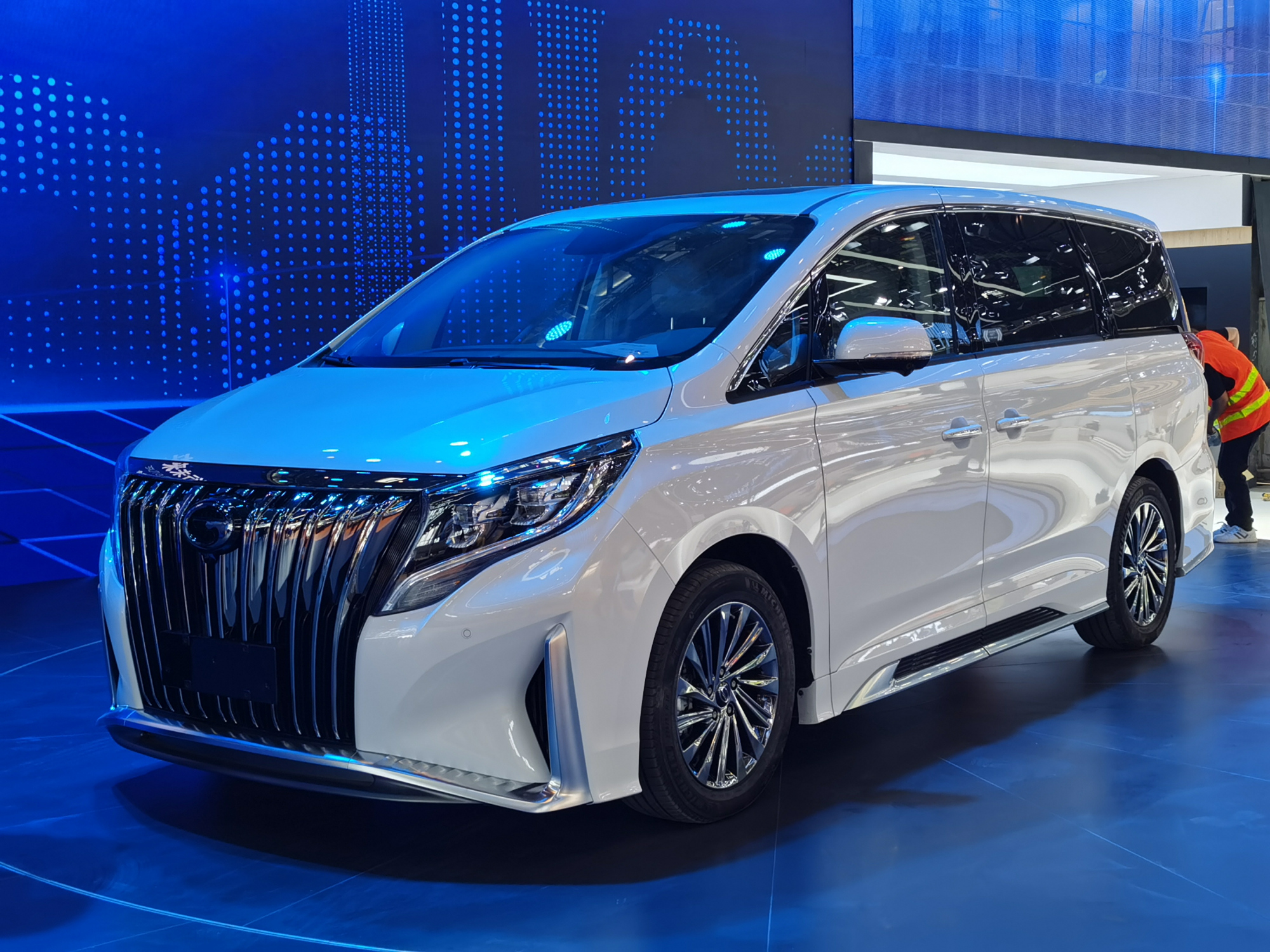 传祺M8&大通EUNIQ 7探馆_百科TA说