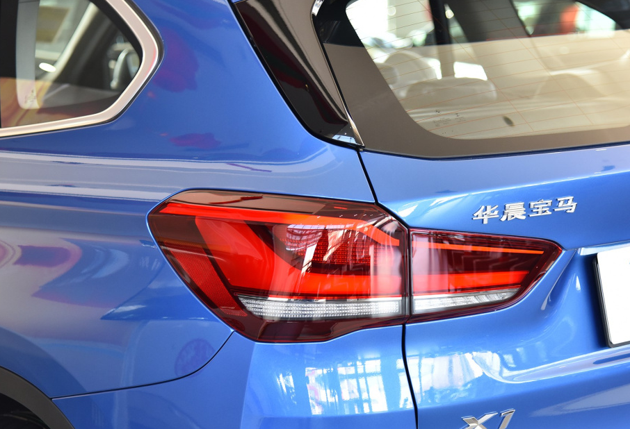 2020款宝马X1上市，2.0T+油耗6.2L+8AT，搭四驱国六，比冠道出彩_百科TA说