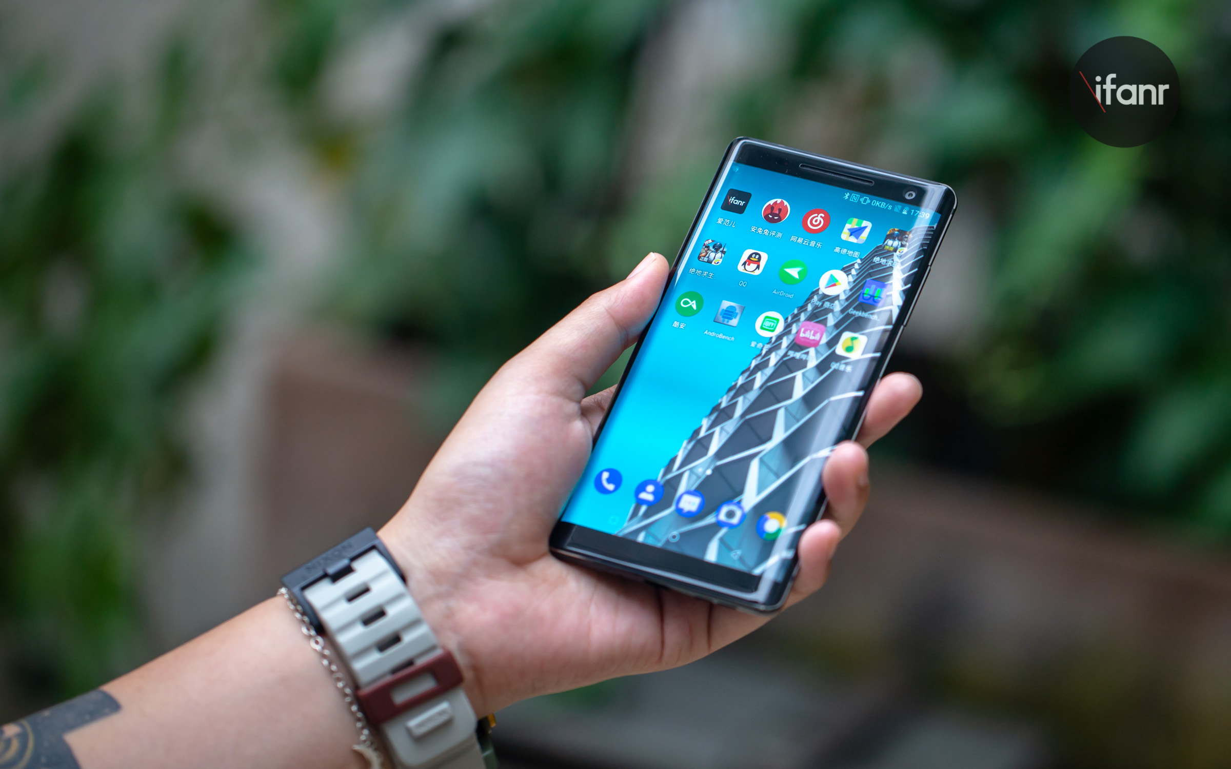 诺基亚 8 Sirocco 评测：功能近乎齐全的旗舰，只差 3 步就完美了_百科TA说