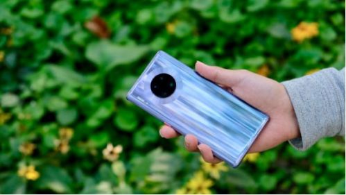 华为Mate30 Pro超曲面环幕屏：极致美学+游戏“外挂”，影音娱乐首选_百科TA说