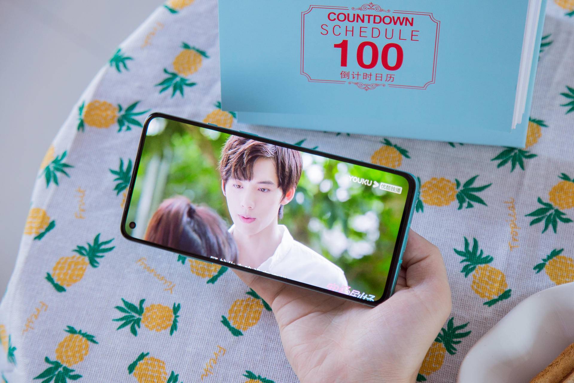 一开售就被抢光！华为Mate40、一加8T有何魅力？_百科TA说